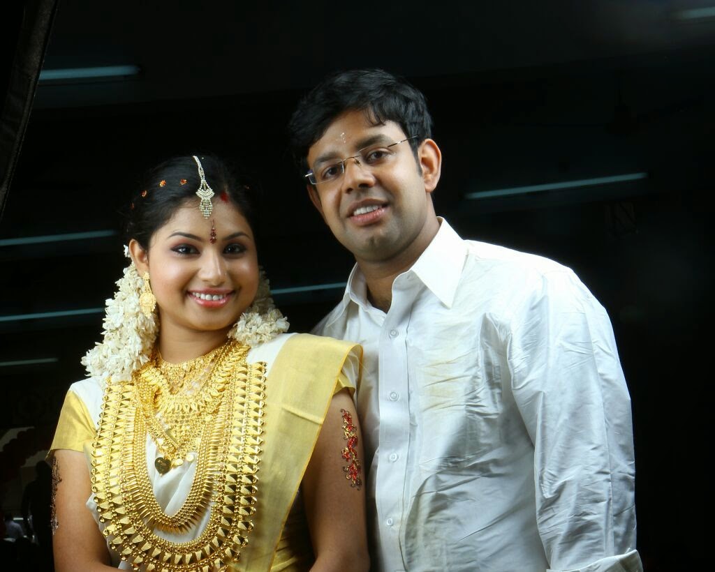 TV anchor veena Marriage Photos - Videospot