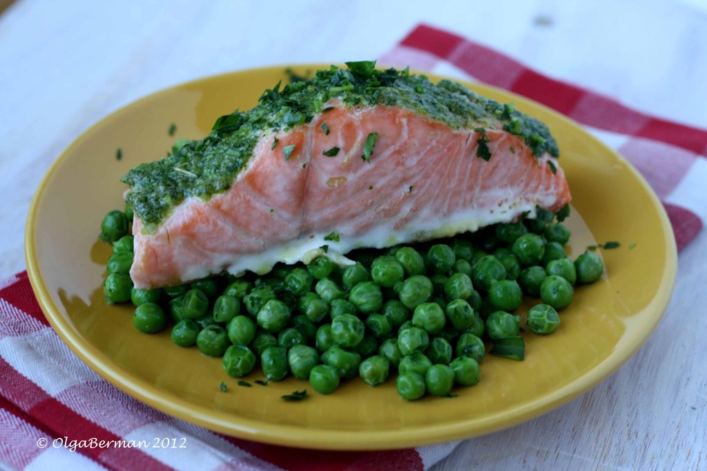 Mango & Tomato: Sunday Roasts: Salmon Fillets on a Bed of Peas
