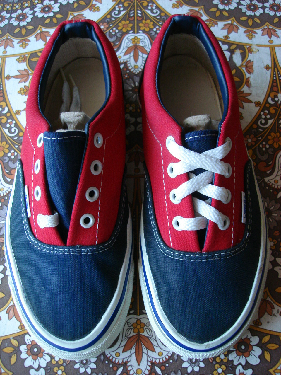theothersideofthepillow: vintage DOGTOWN VANS 2-tone navy blue & red ...
