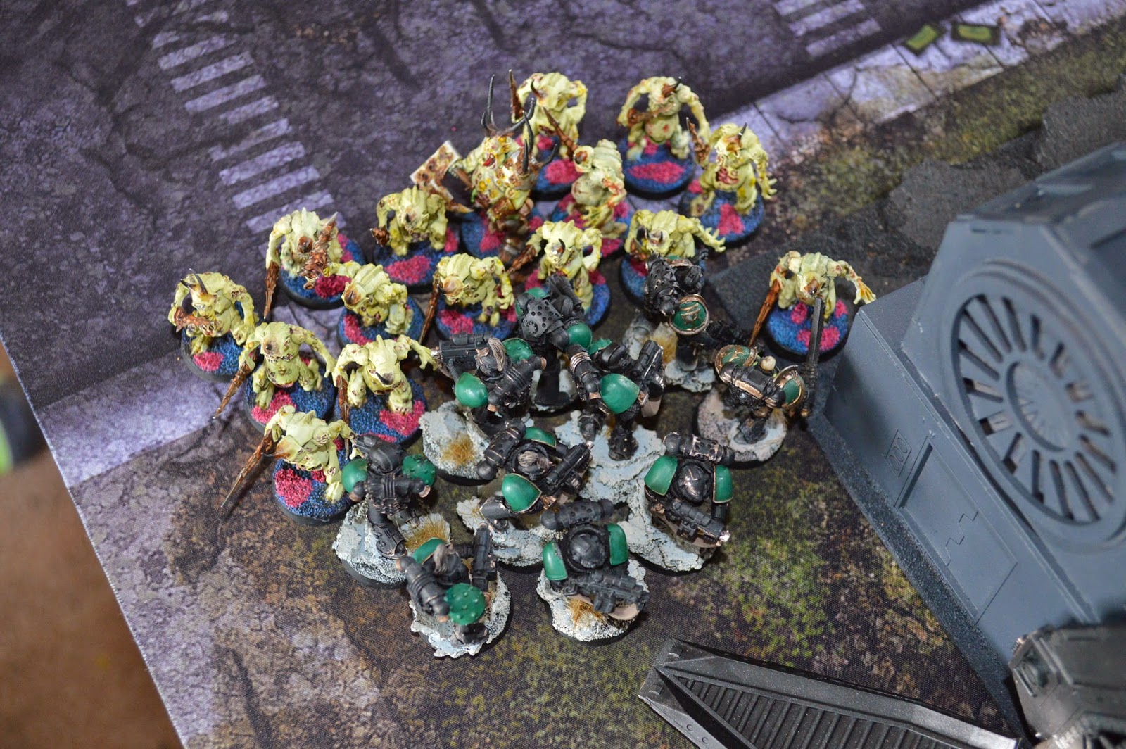 40k Brawl! Spawn over-run! Sons of Horhey Vs Chaos Emperors Will, Purge ...