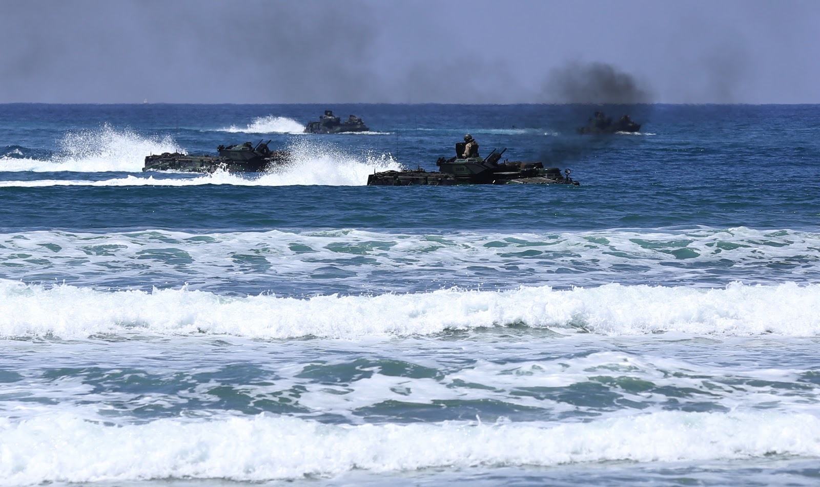 SNAFU!: 3rd Assault Amphibian Battalion surf qual exercise...photos by ...