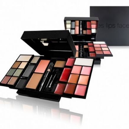 Make UP Kits DESign