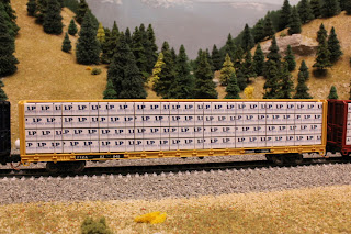 N Scale Addiction: Lumber & Gypsum Loads