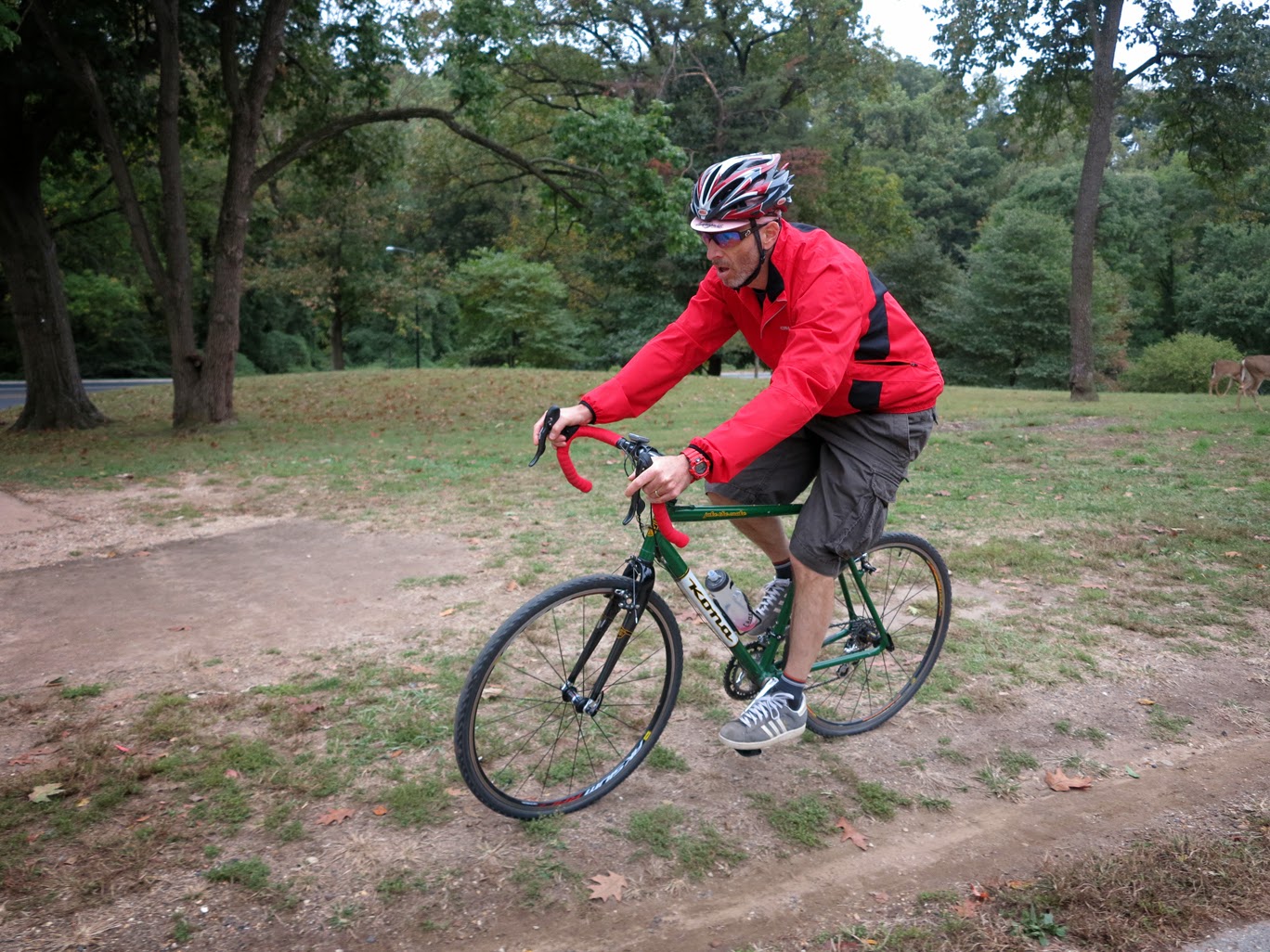 some shots of Graham Davis heading down to the Smithsonian to take a ...