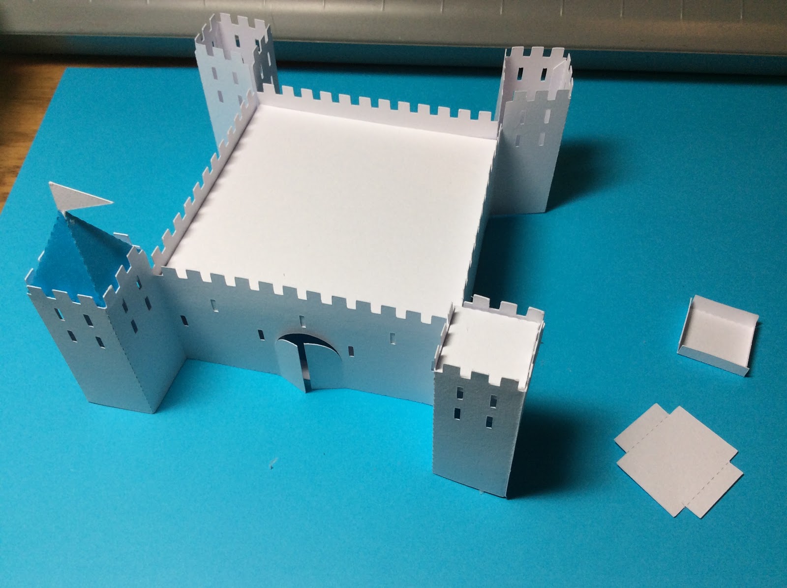 Papercrafts and other fun things: September 2018