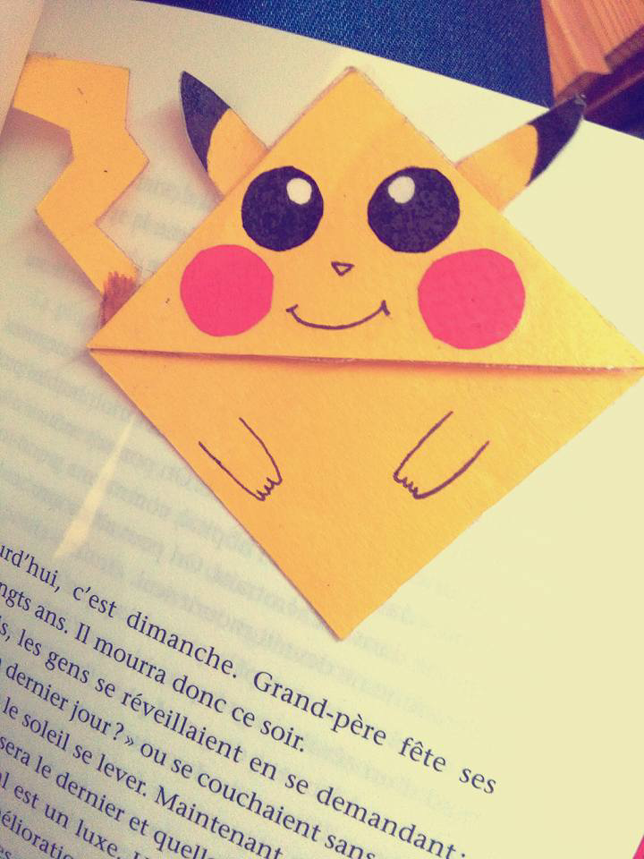 Le vent des pages: Réalisation d'un marque page origami.