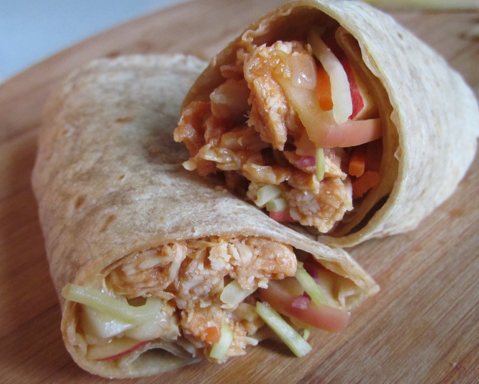 It's Yummy to My Tummy: Chicken Apple Gouda Wraps