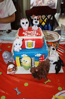 Erin's Cakes: Secret Life of Pets Birthday Cake