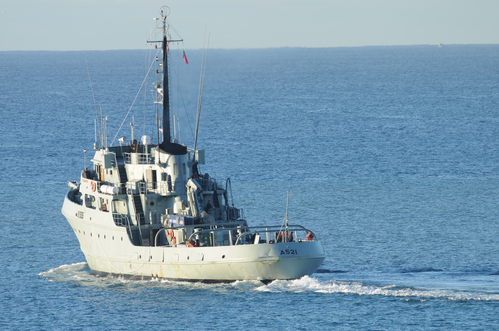 SHIPS & THE SEA - BLOGUE dos NAVIOS e do MAR: Ainda o SCHULTZ XAVIER na ...