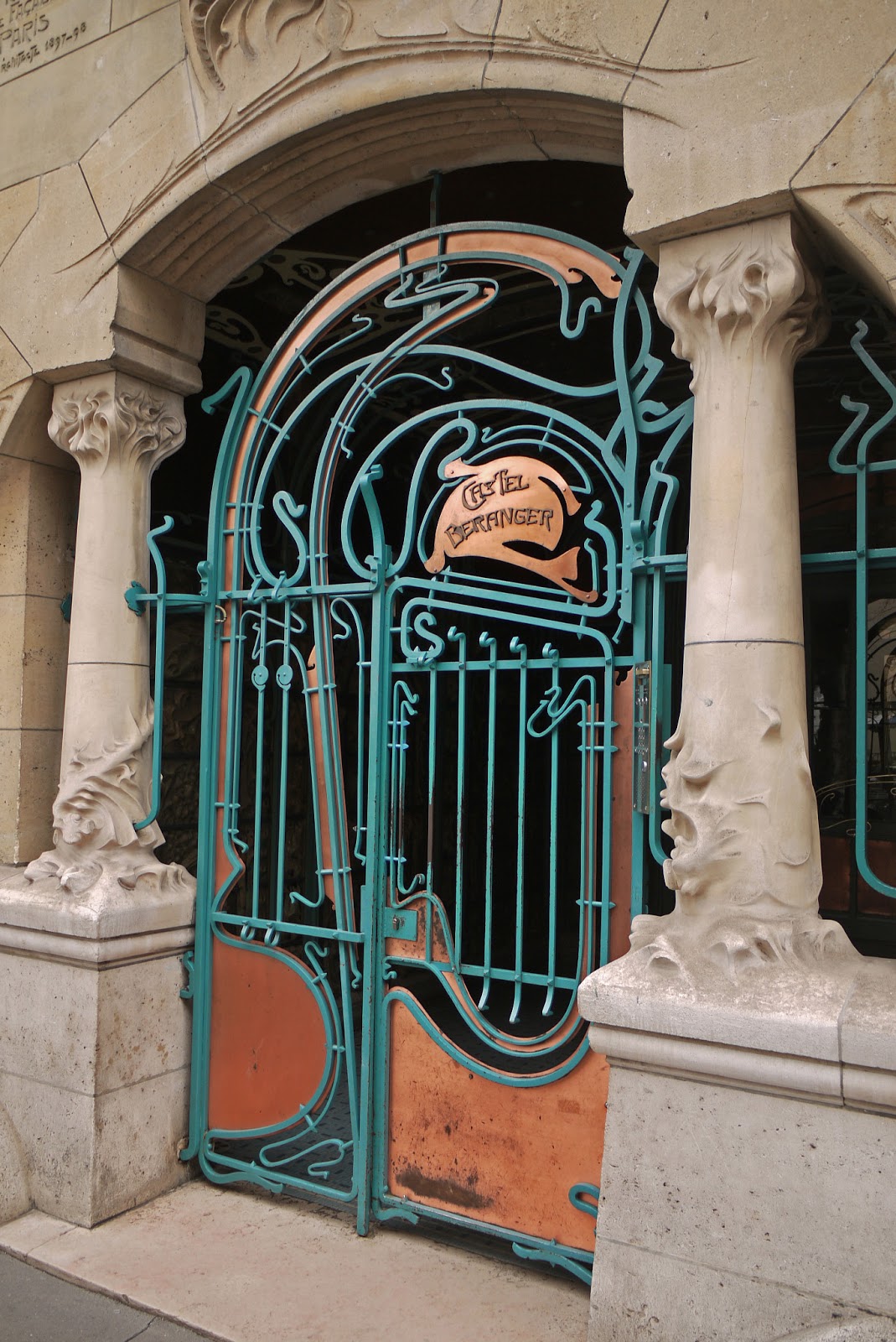 Walking in the country: Paris art nouveau