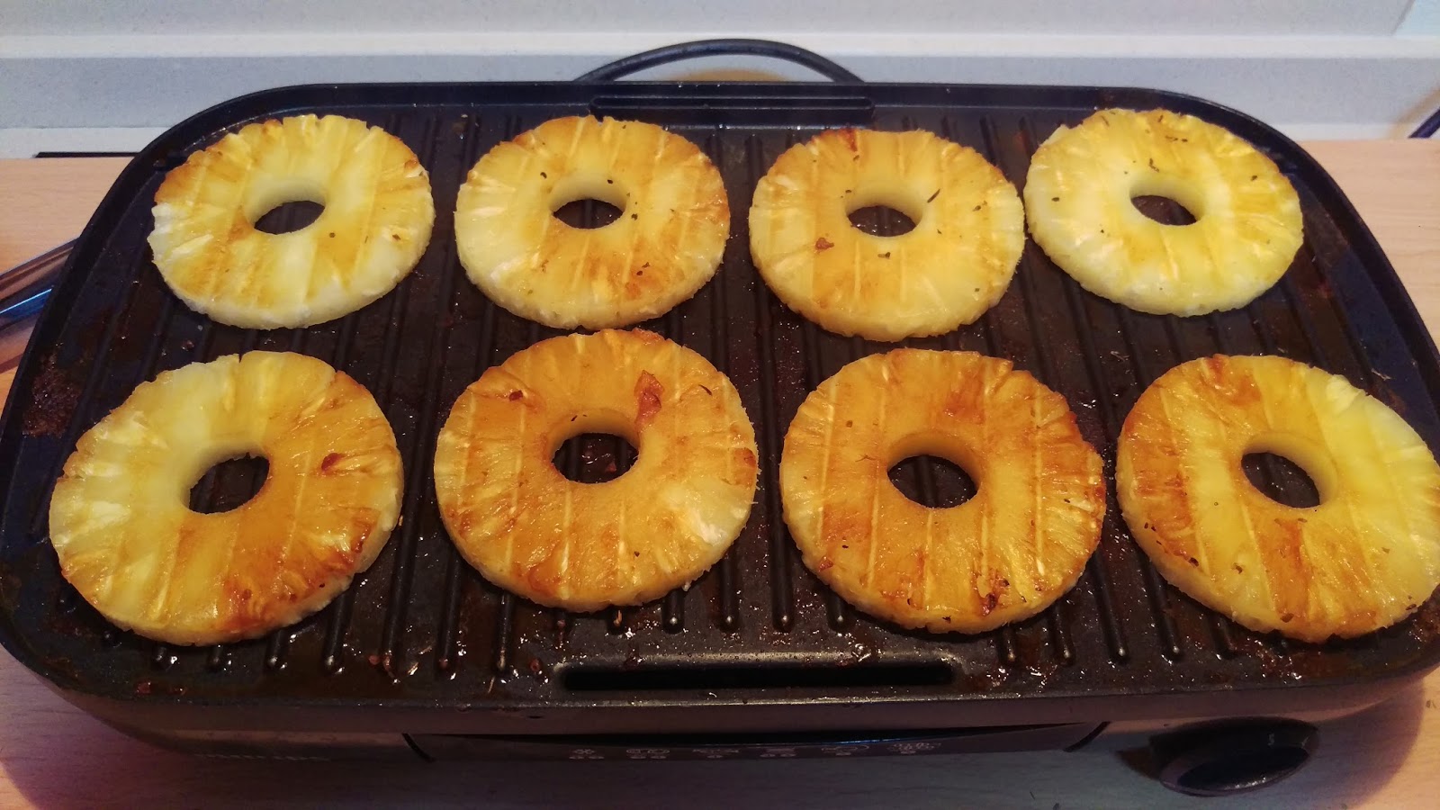 Cozinha Tradicional do Ribeiro : Febras com Ananás Grelhado