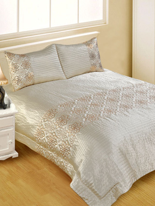 Dulha aur Dulhan: BEAUTIFUL BED COVERS
