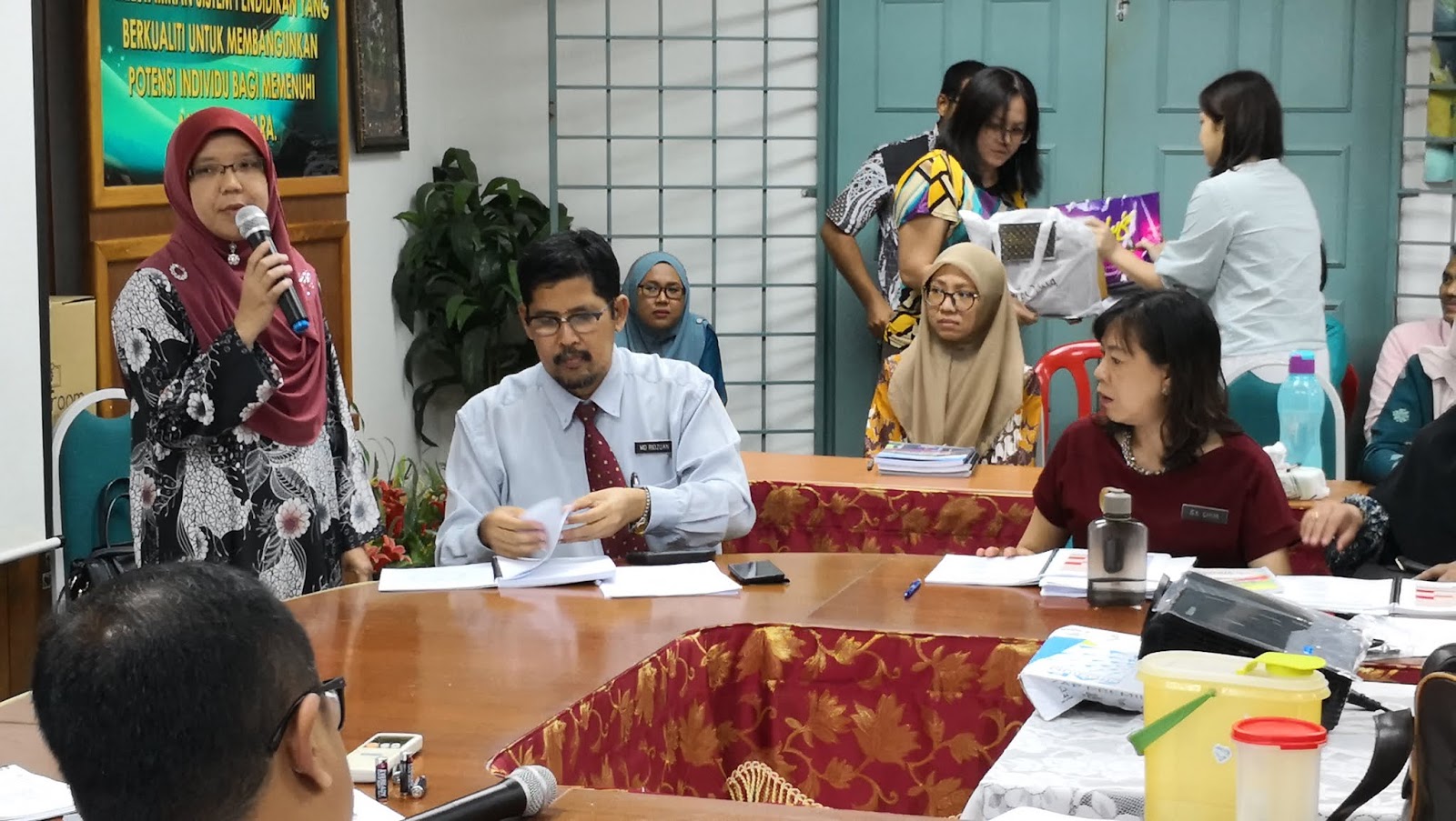 Terima Kasih Puan Saliza - SMK Taman Bukit Indah, Johor Bahru