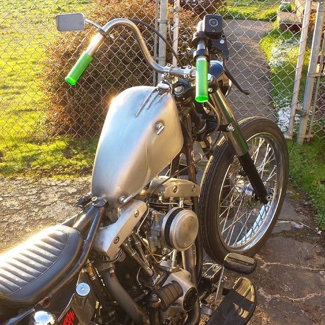 ZOMBIE PERFORMANCE: El Guapo Bars!