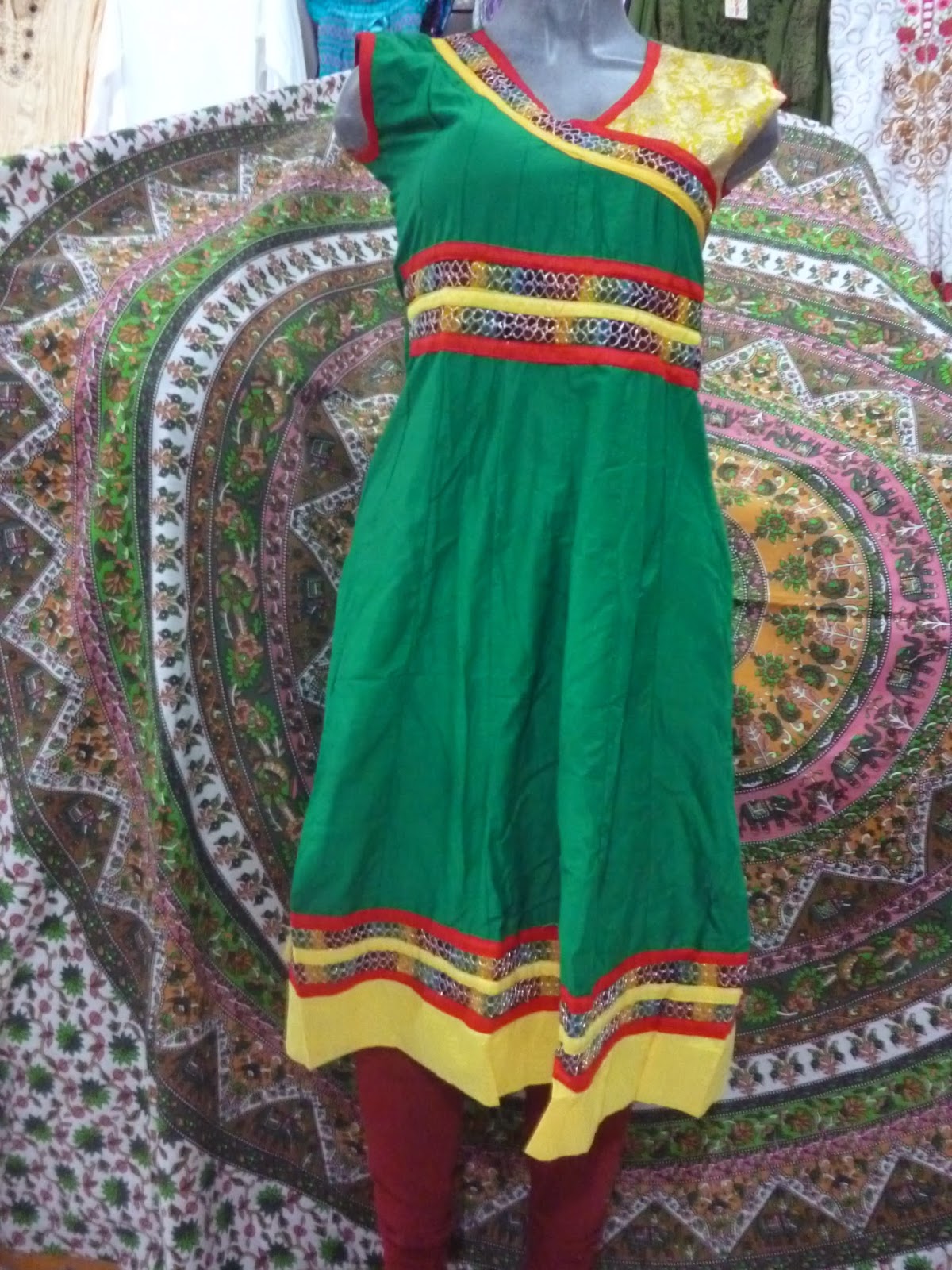 Ropa De La India: ROPA HINDU,FALDAS,VESTIDOS,BLUSAS,CHALINAS,PASMINAS ...