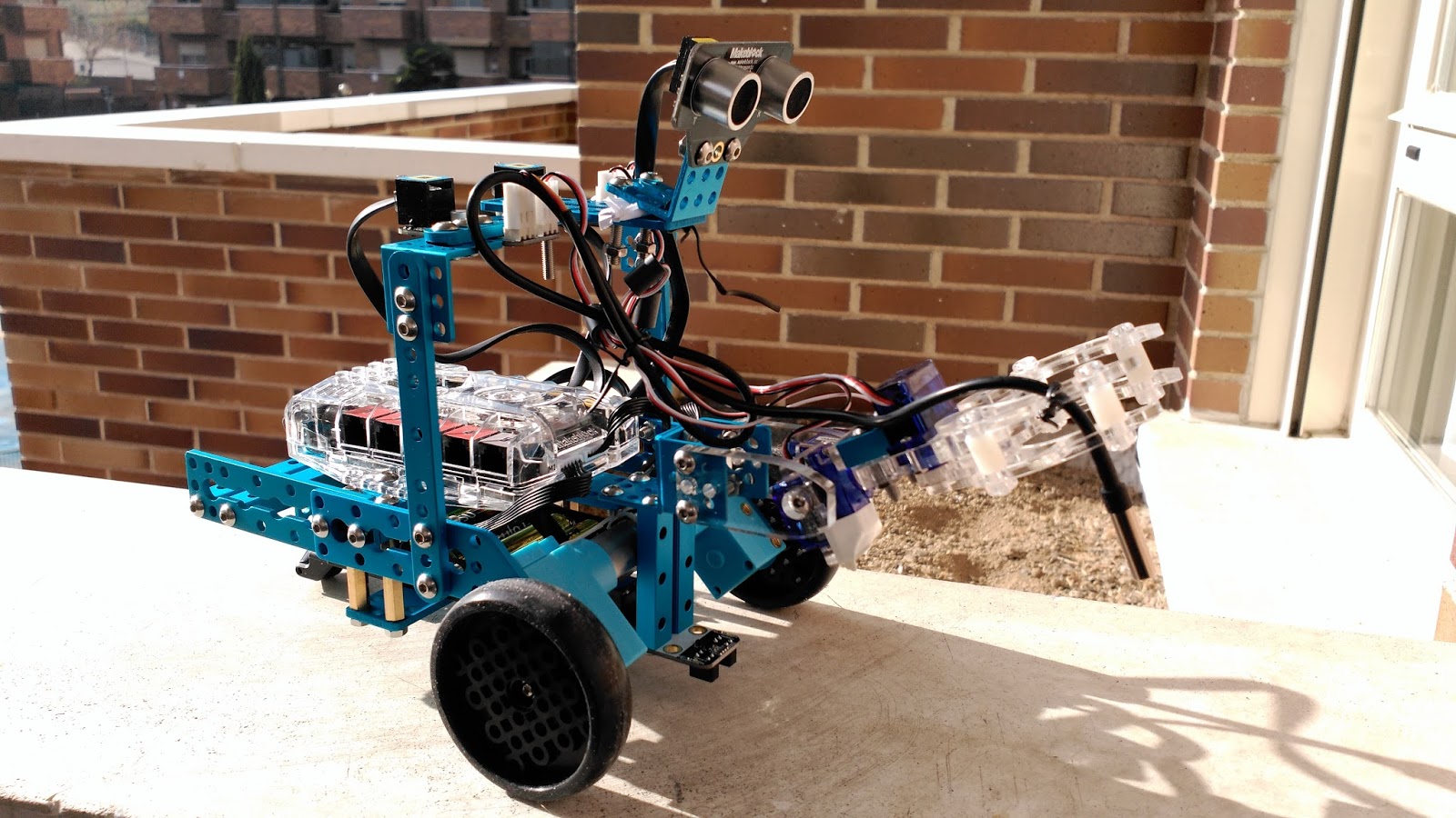 Logix5 Smart Solutions: Ranger explorador -- Robot programado y ...