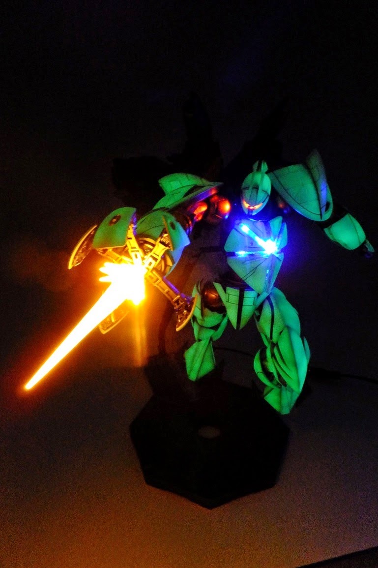 Gundam Family: MG 1/100 Turn X Custom Build with LED
