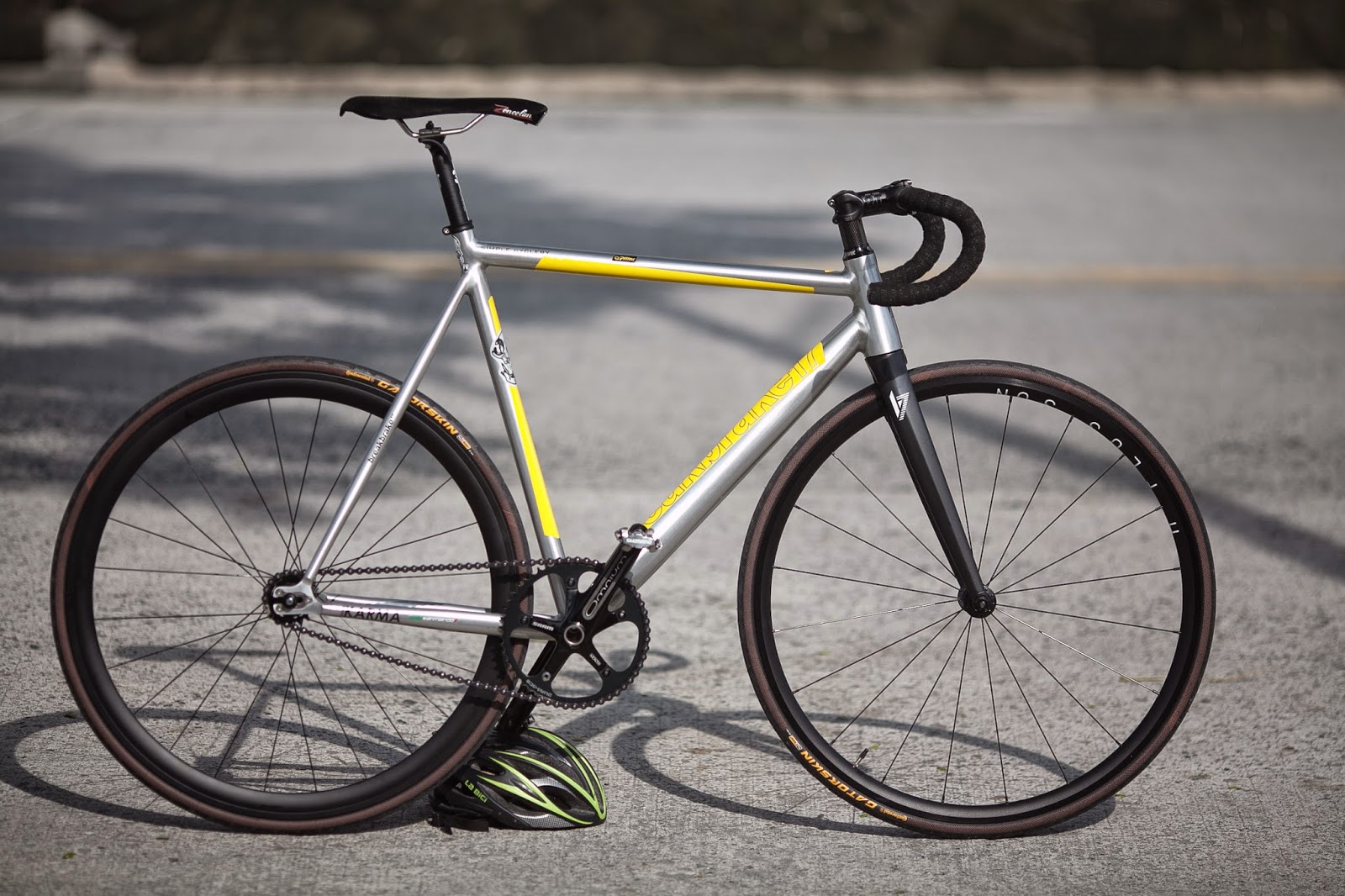 All about Riding Fixedgear: BB17 Karma