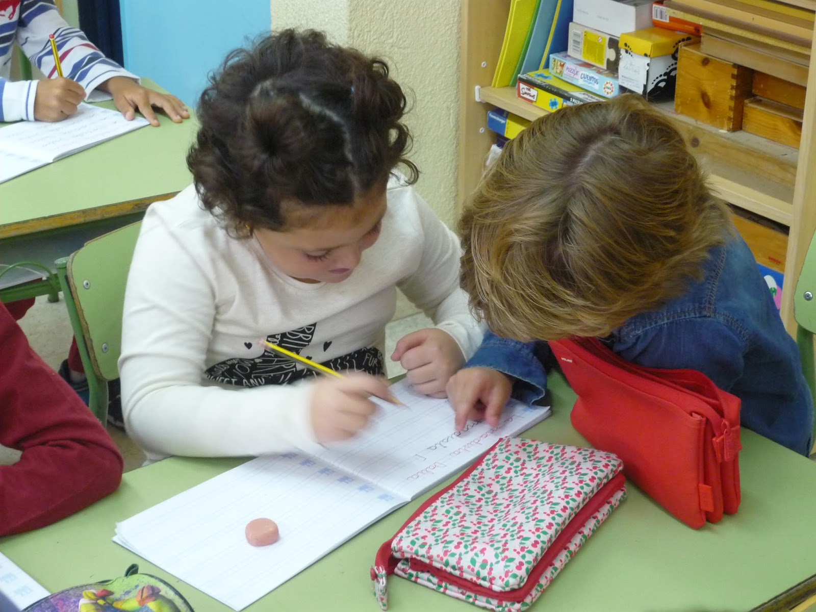 MIRYAM TEIJEIRO: NOS AYUDAMOS ENTRE COMPAÑEROS A TRABAJAR.