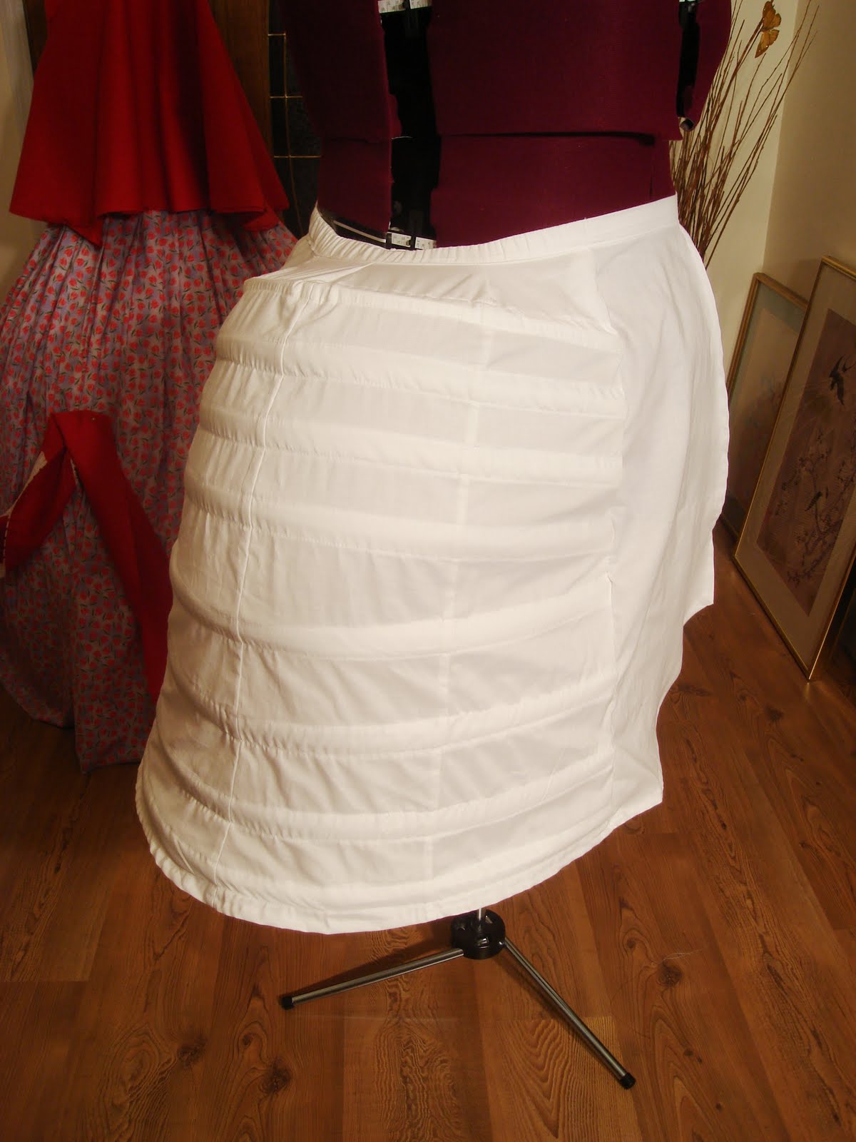 Which Victorian Bustle for my Bustle Dress? Steampunk and Gothic ...