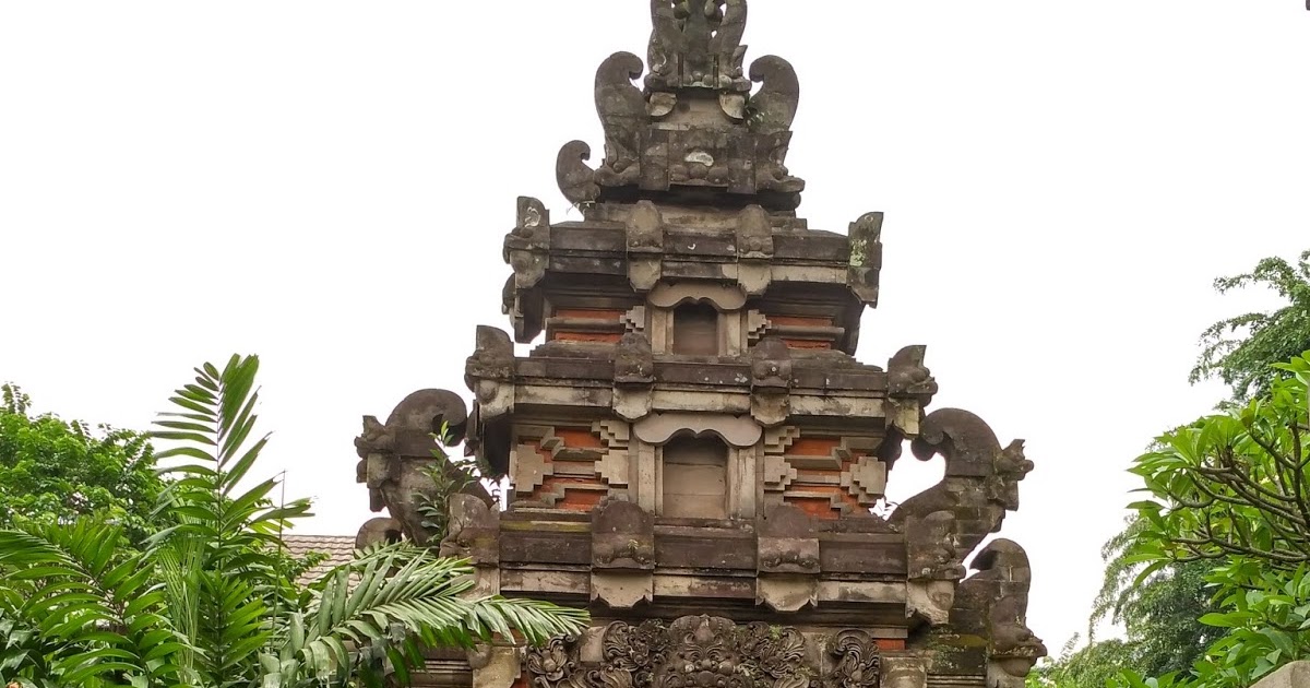 Adat Candi Rumah Bentar