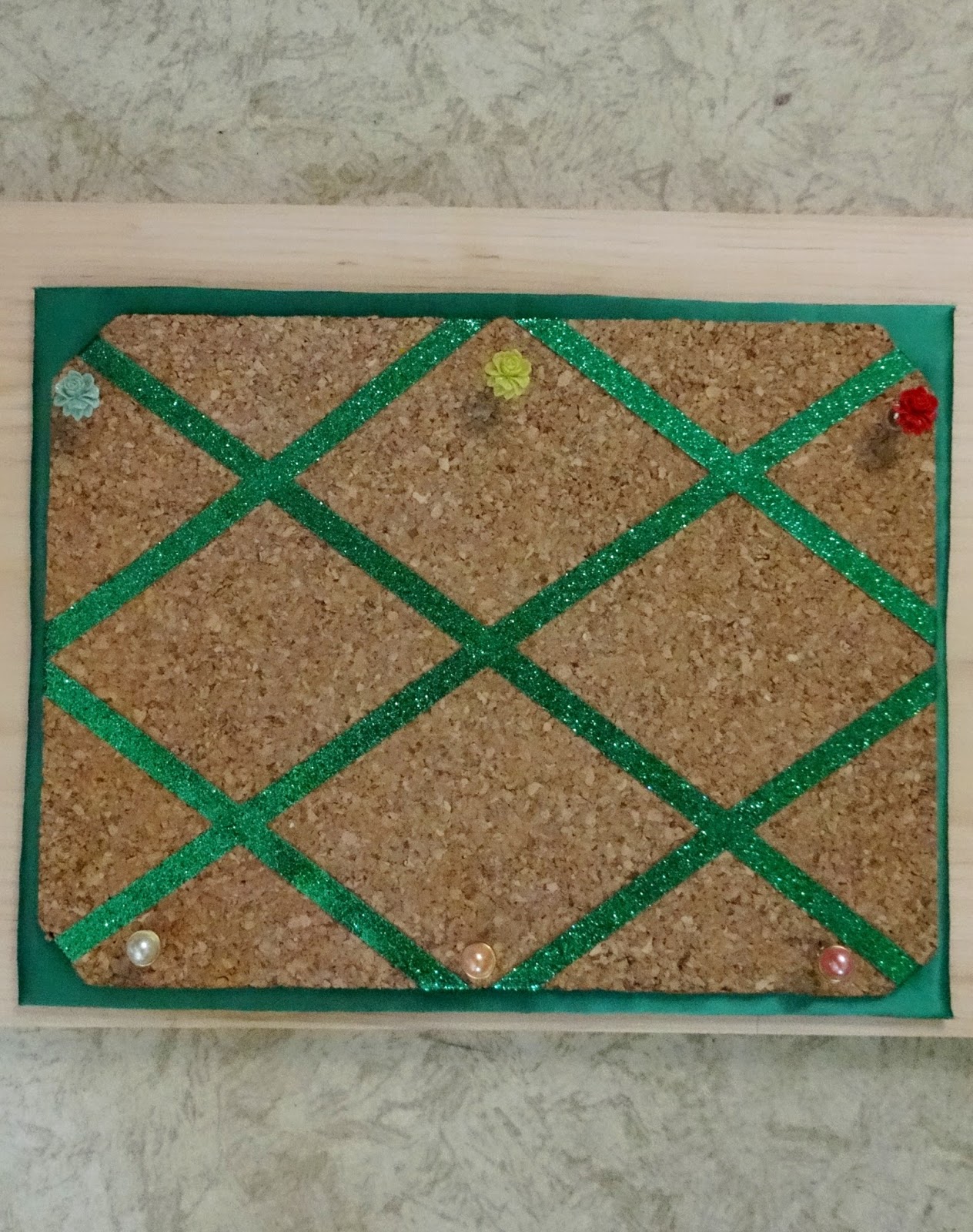 Amber's Craft a Week Blog: Cork Board Mini Memento Board