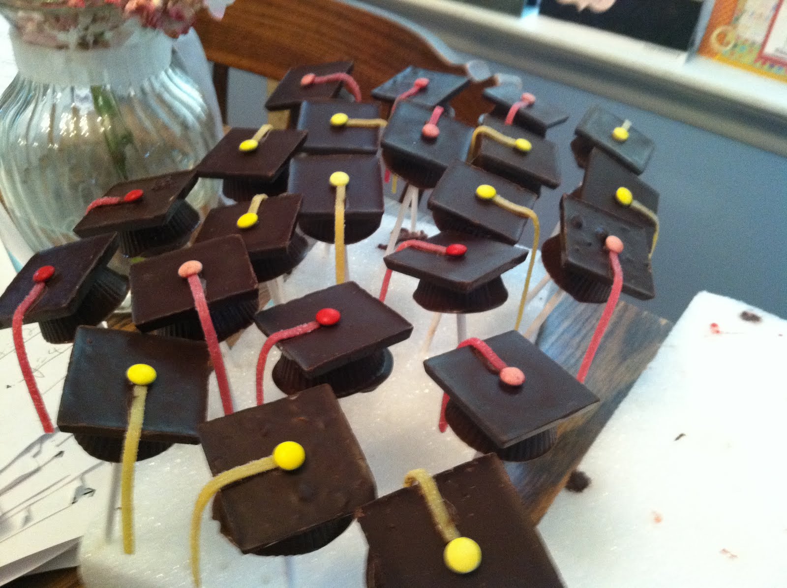 Cooking With Jilly: Graduation Cake Pops