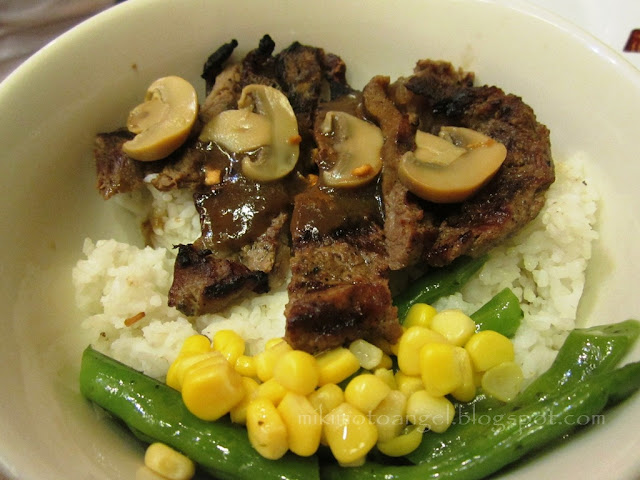 Mystic Nymph: Gastronomy: Lunch at Bigby's