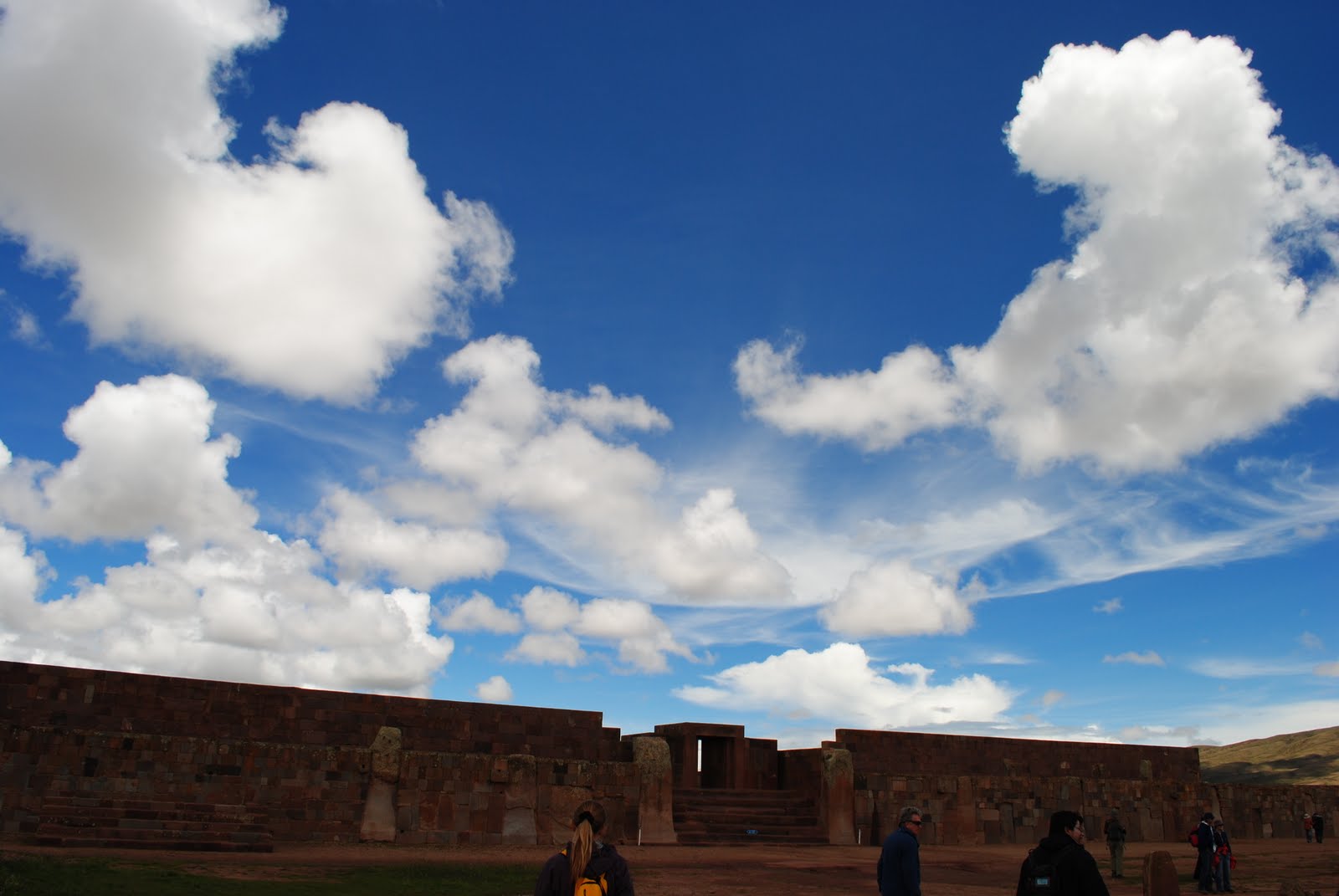 Struan and Anna in Chile: More travels around North Chile - Tiwanaku ...