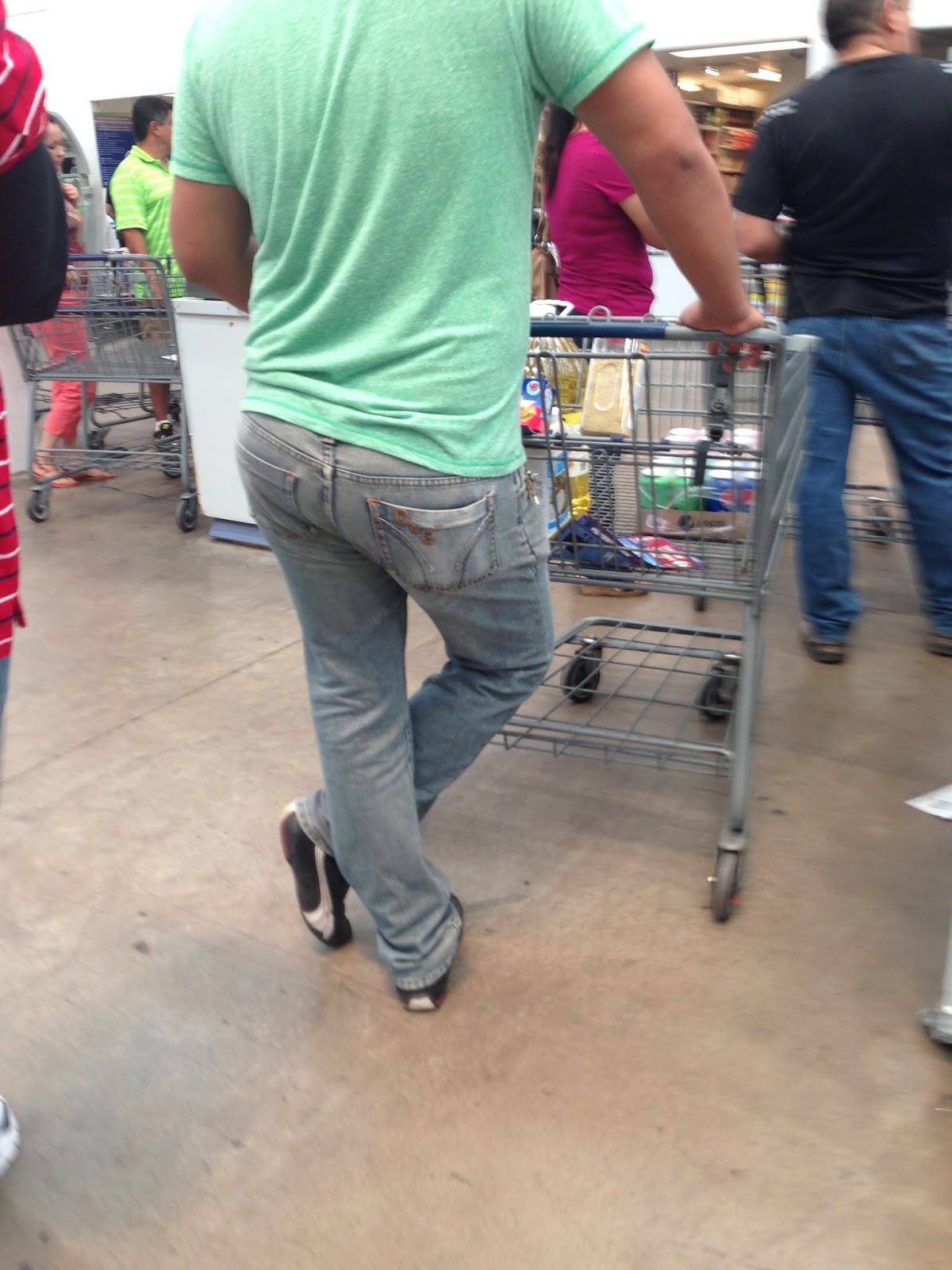 Culos de hombres: Ricos del super