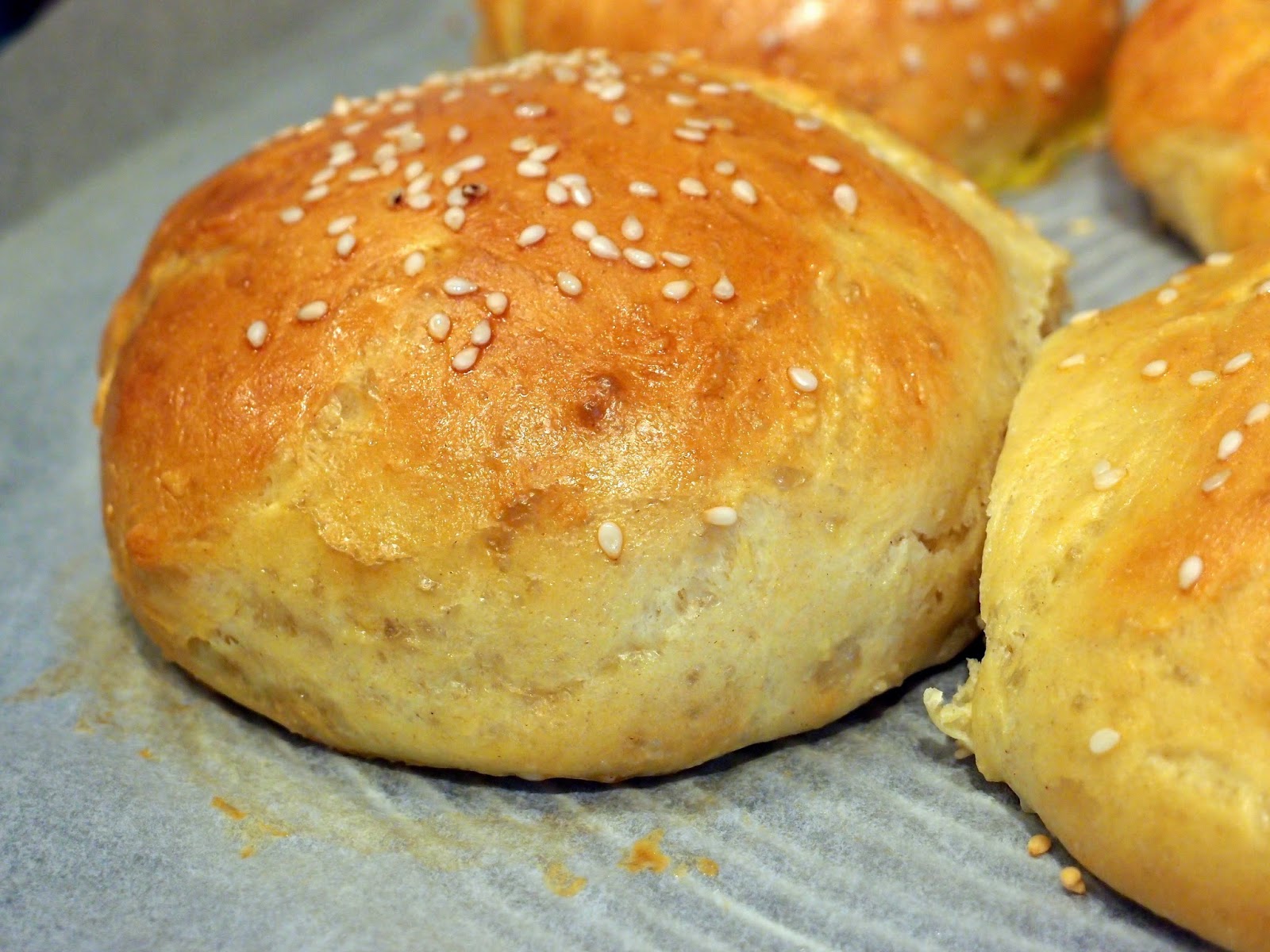 The VegHog: Basic burger buns