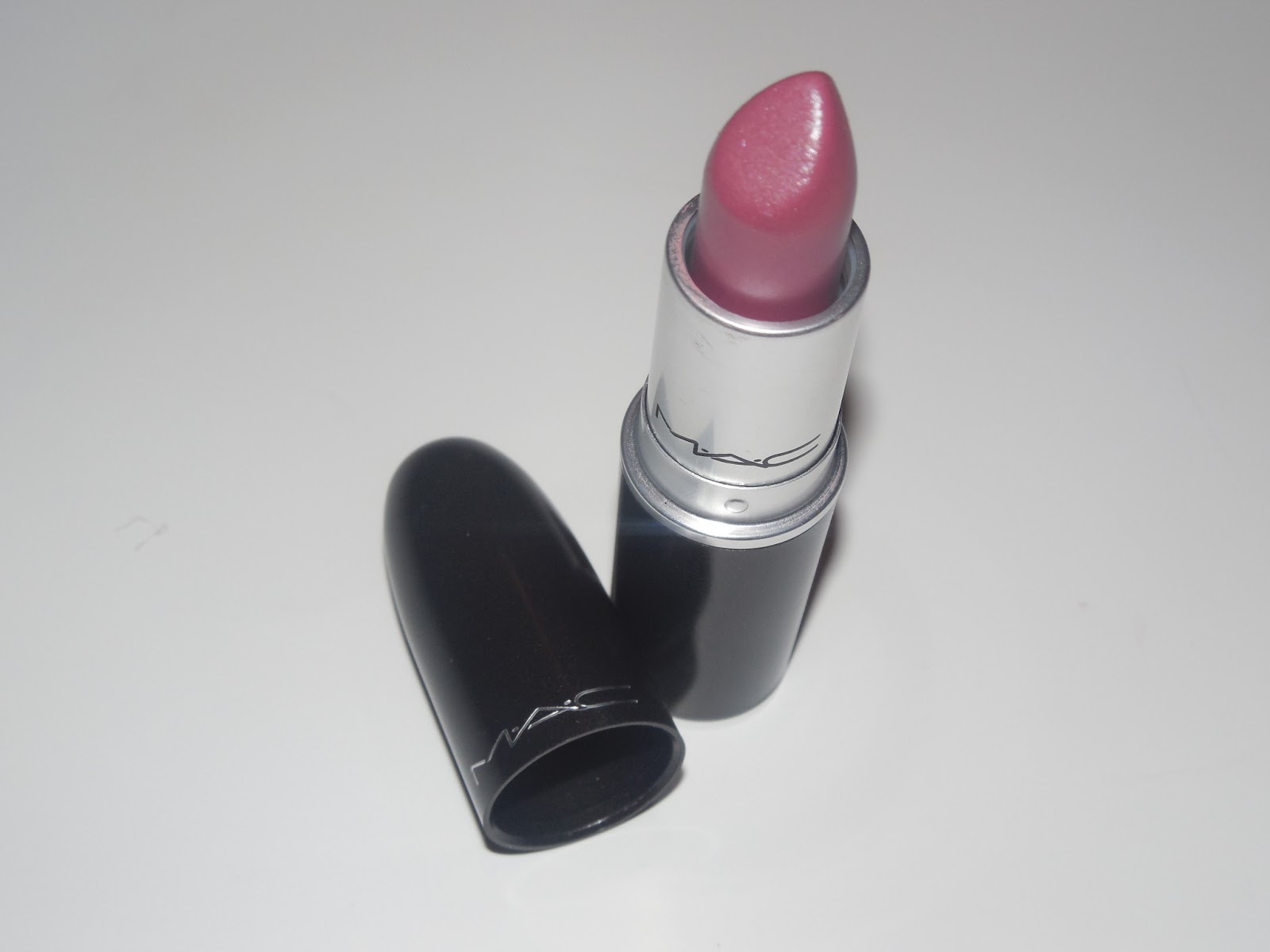 Let's Make it Up : MAC Lipstick in Syrup: Review and Swatches!