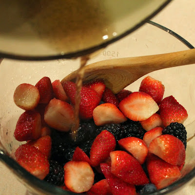 Hey, Mom! What's For Dinner?: Berries With Vanilla Glaze--A Pick-Me-Up ...
