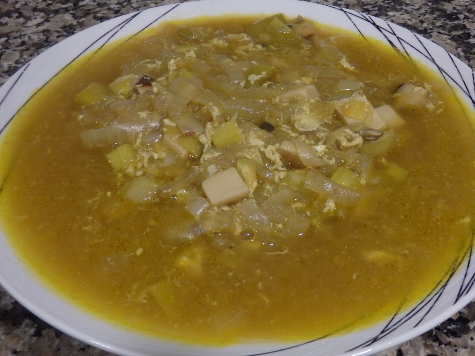 OSUKAA IS COOKING: SOPA DE CEBOLLA, PUERRO, SETAS CARDO Y HUEVO (con ...