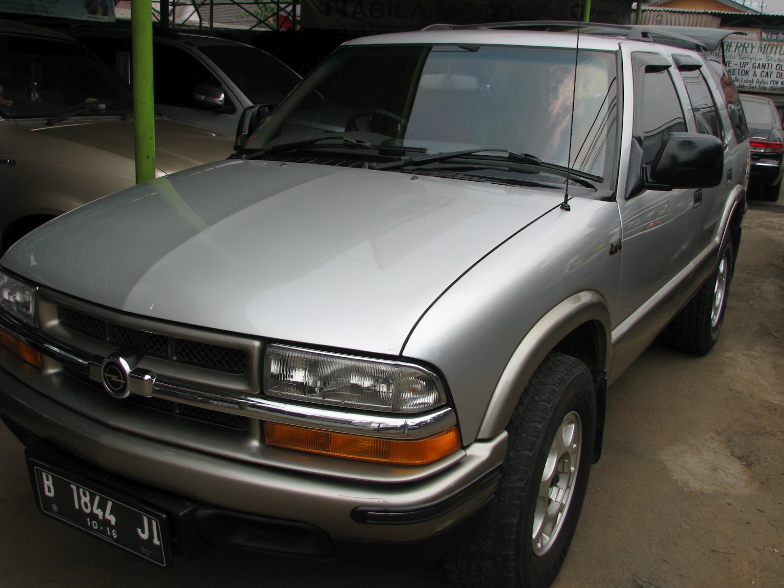 Mobil Second Idaman: Opel Blazer 2001
