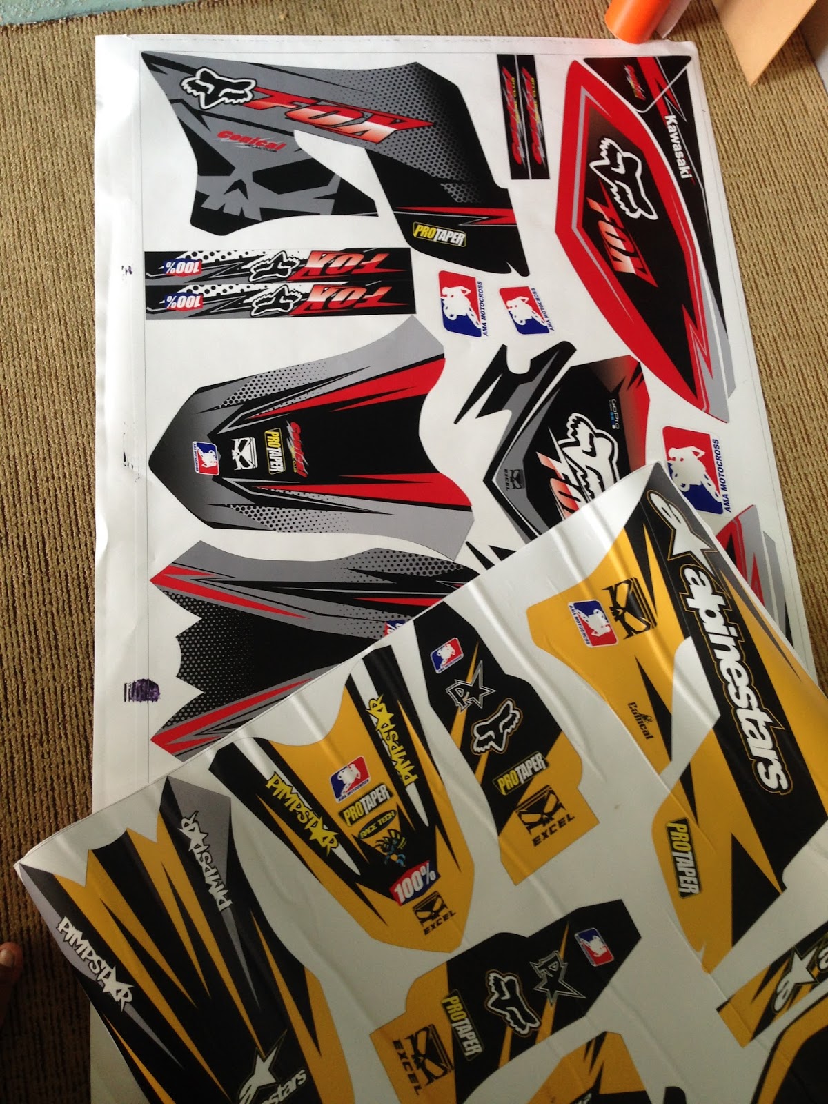 Desain dan Print Decal Segala Jenis Motor - Conical