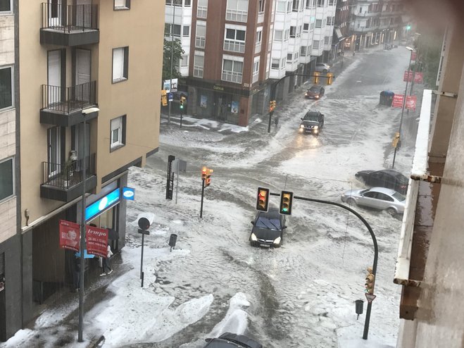 el bloc d'en litu: Carrers inundats i rius de calamarsa a Girona ...