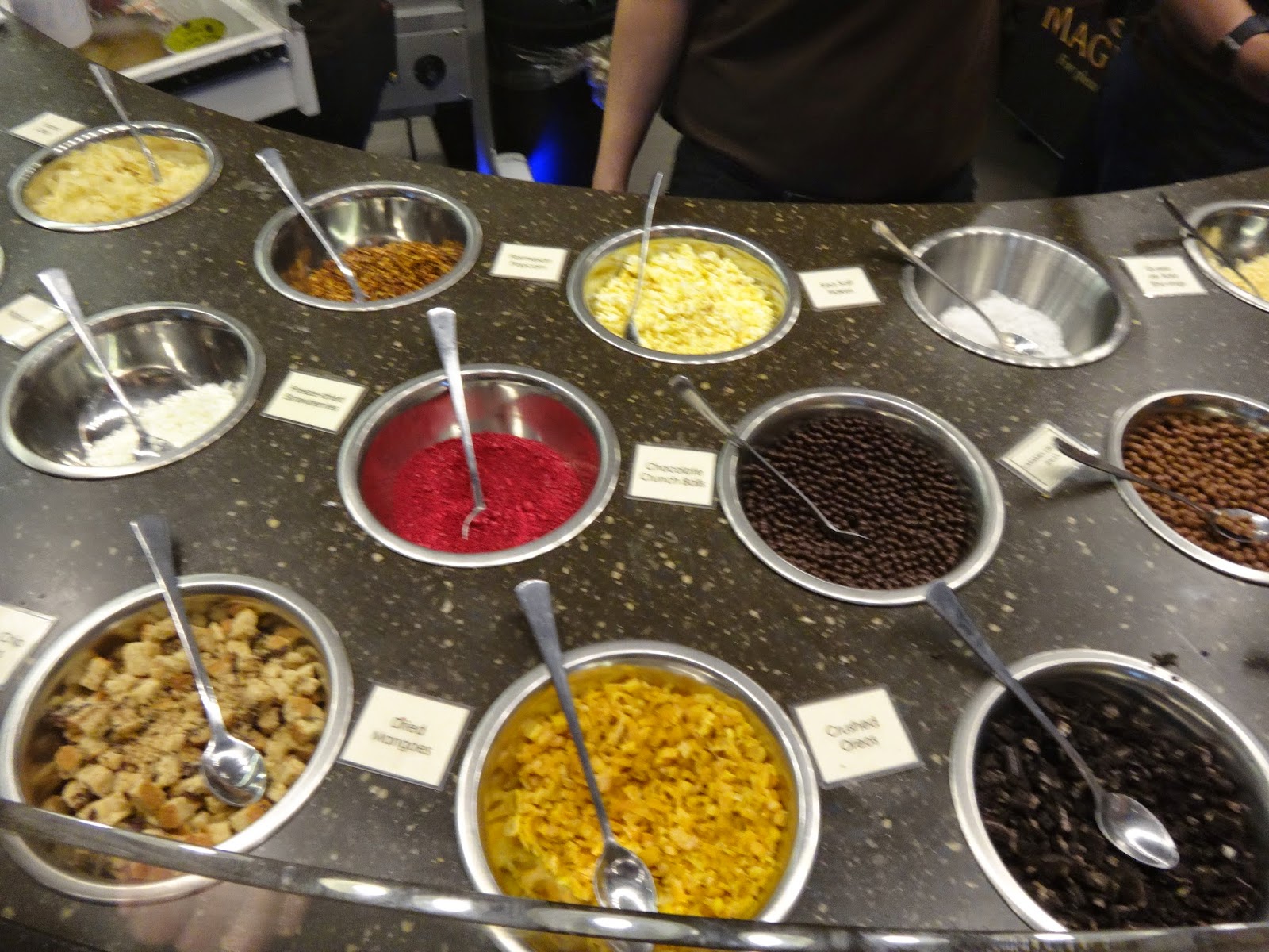 Definitely Deuxe: Magnum Manila - Ice Cream Parlour