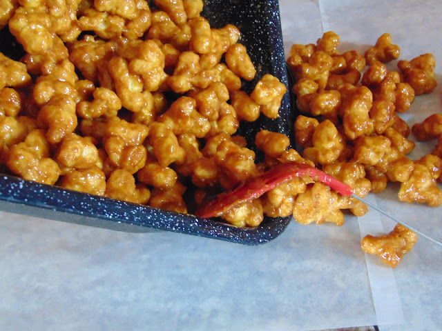 Crunchy Caramel Corn Puffs