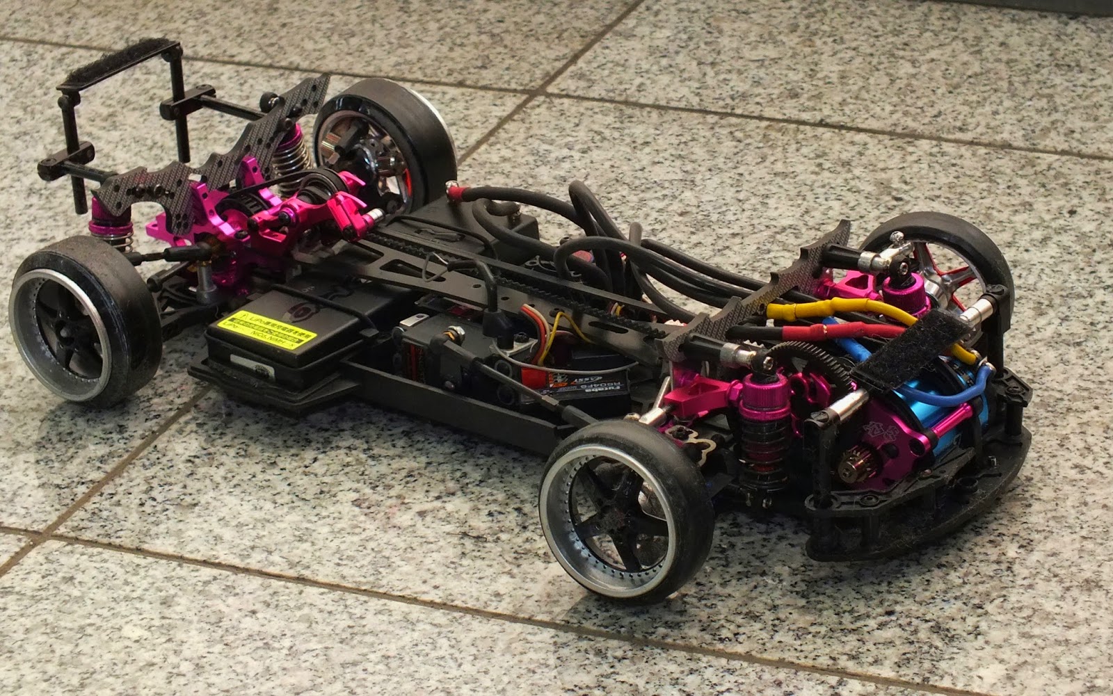 Sugiura RC: Sakura D3 RWDです。