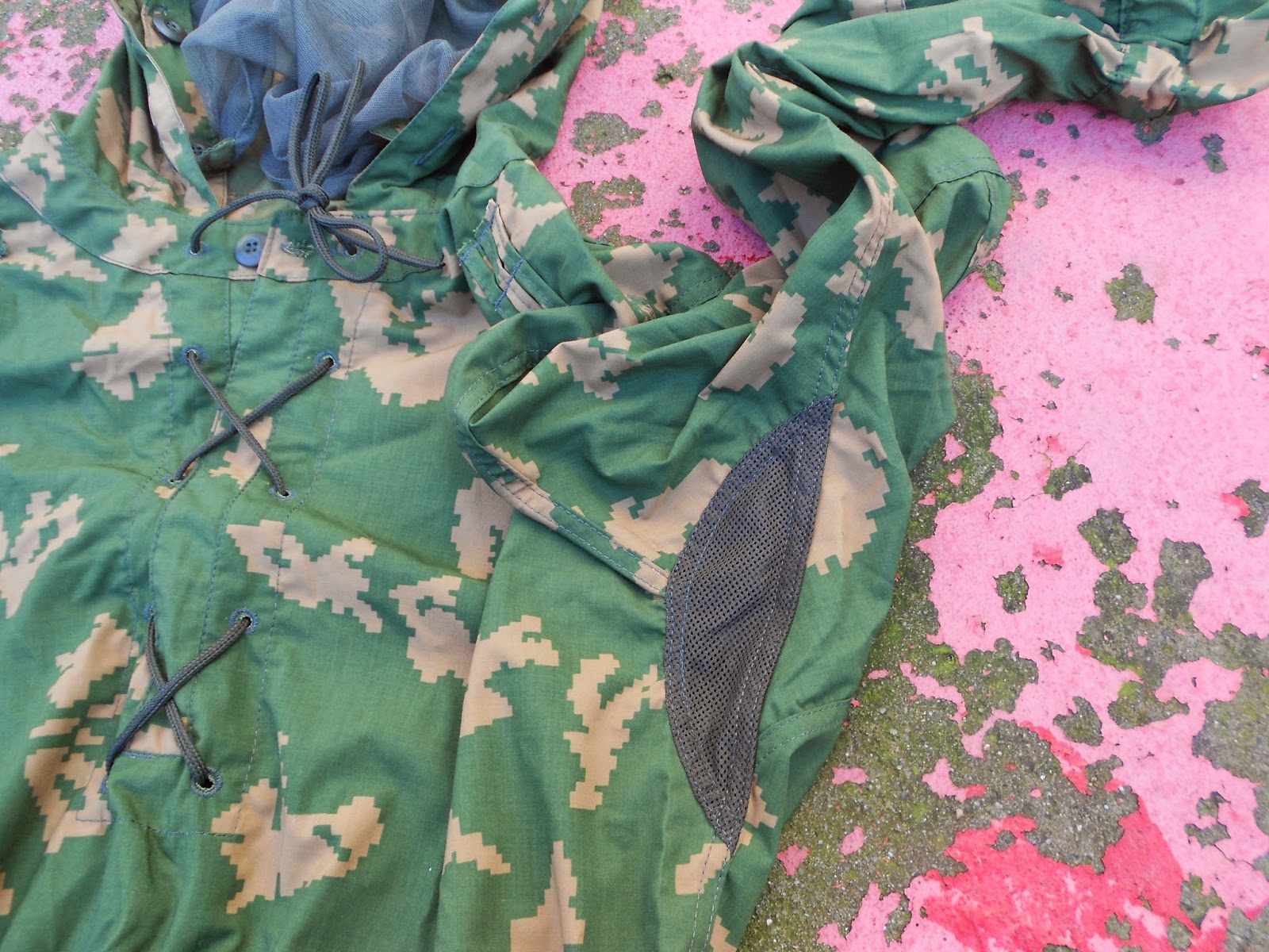 VOSTOK BASE: SSO SUMRAK - old cut vs. new cut