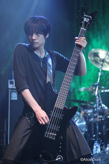 Zona Rock Dan Metal : TOSHIYA