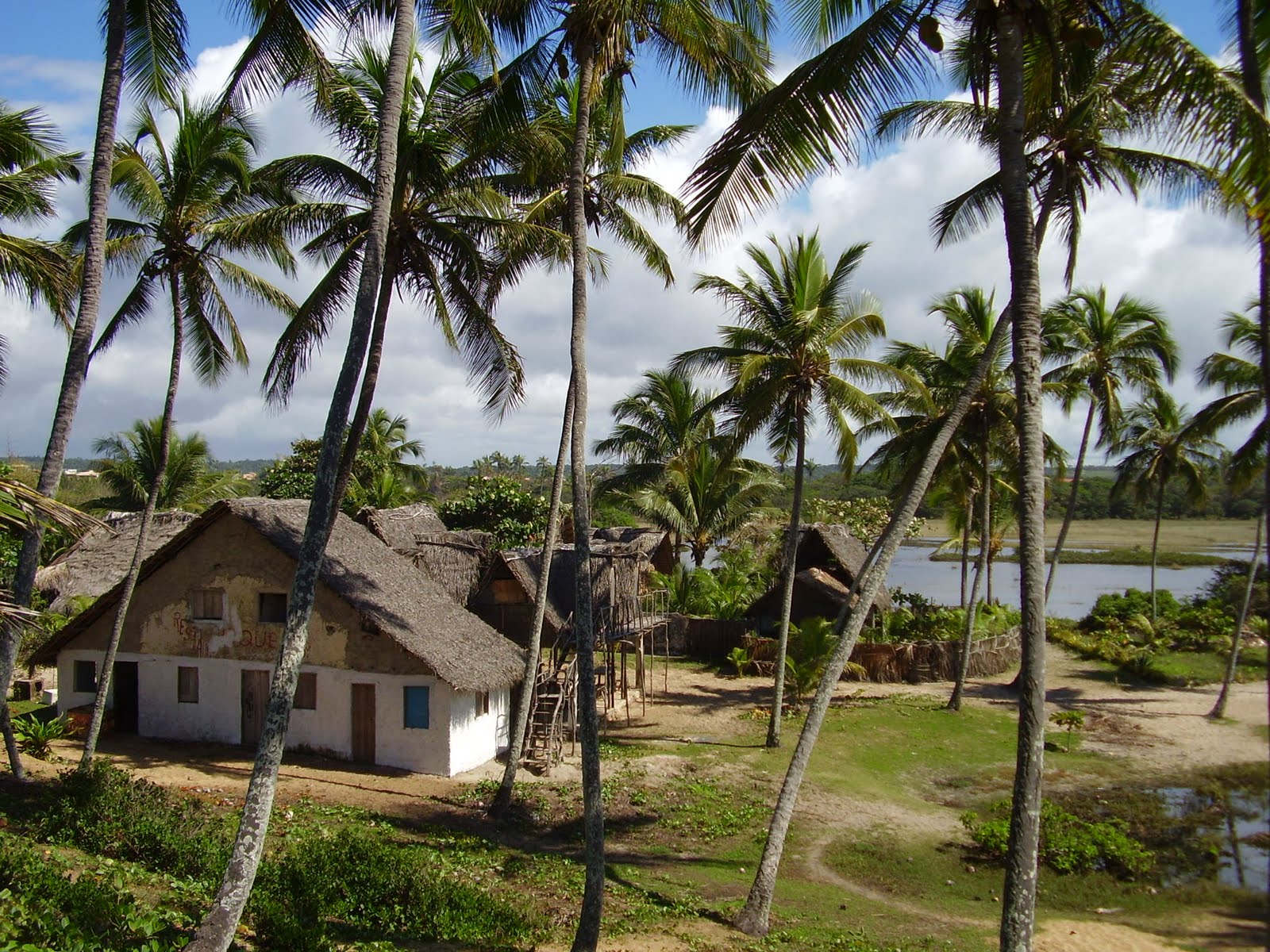 Expedições Sobre Rodas: Aldeia Hippie / Arembepe