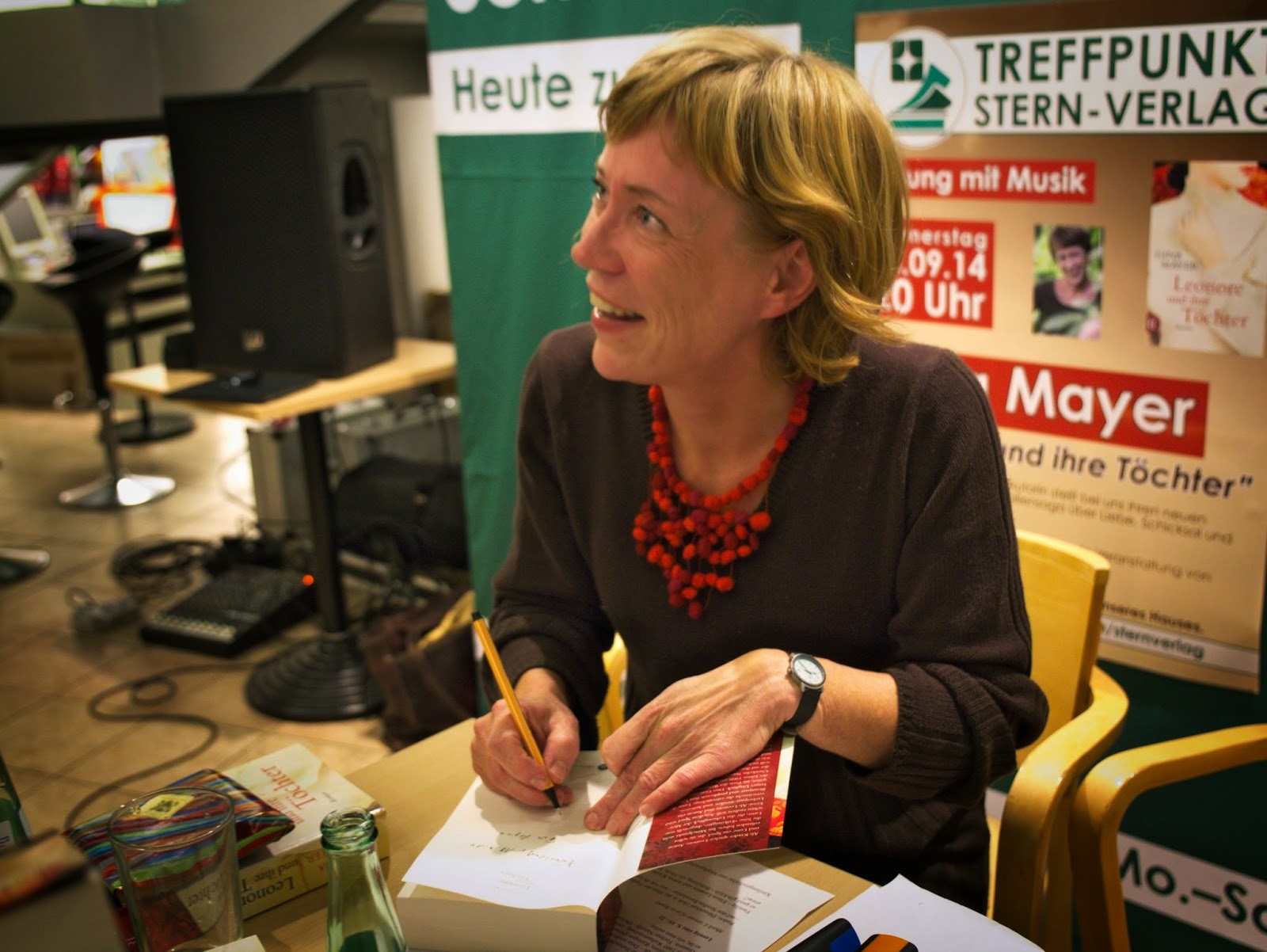 Gina Mayer im Sternverlag - Düsseldorf