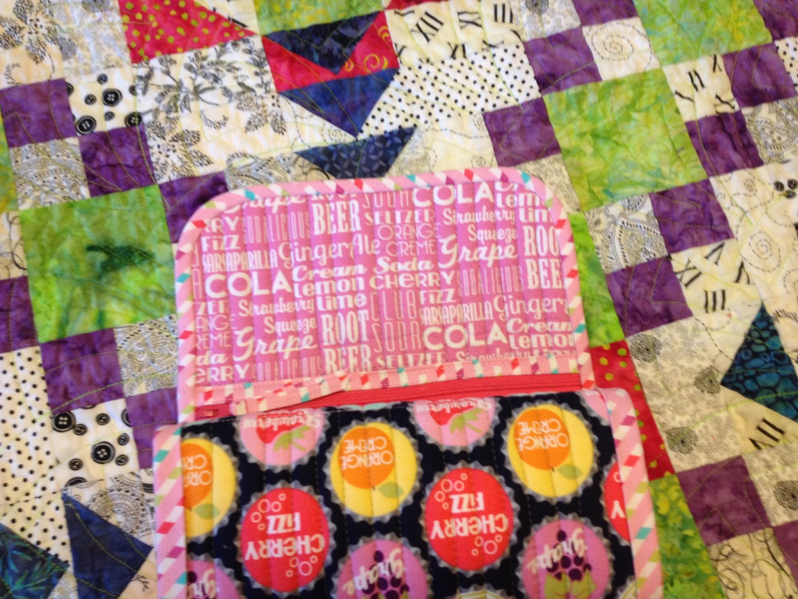 Quilts and Pieces: Stash and Dash Bags - Patterns by Annie