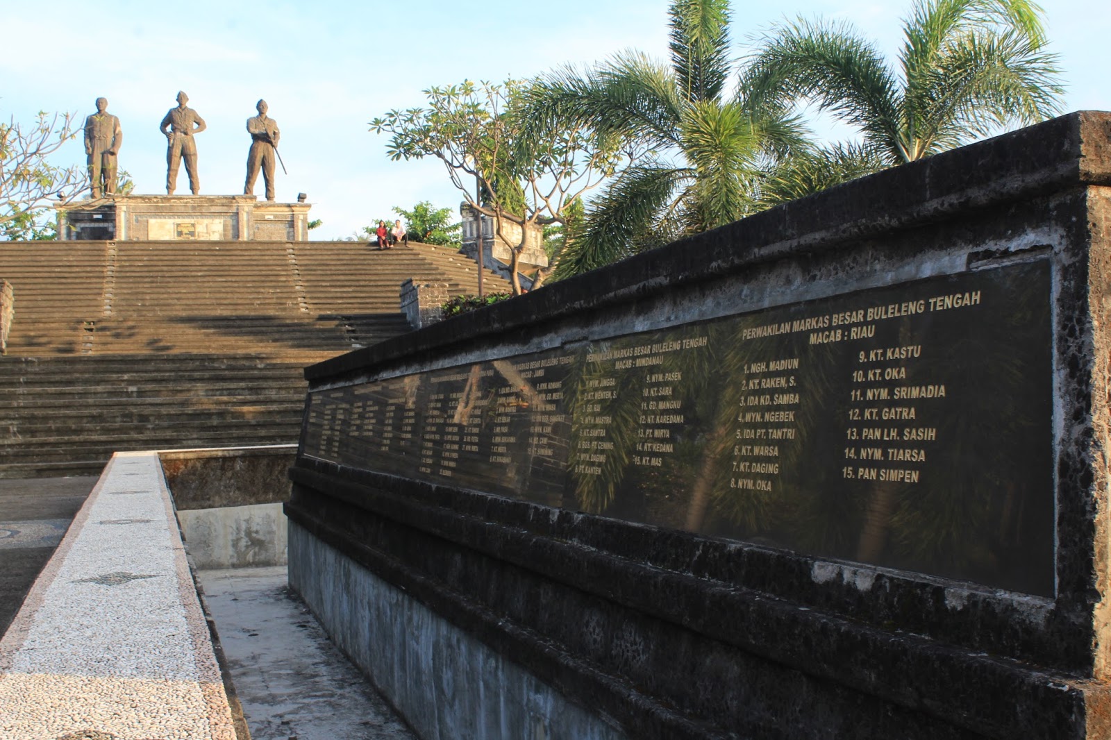 Monumen Tri Yuda Sakti Singaraja ( Tugu Tiga )