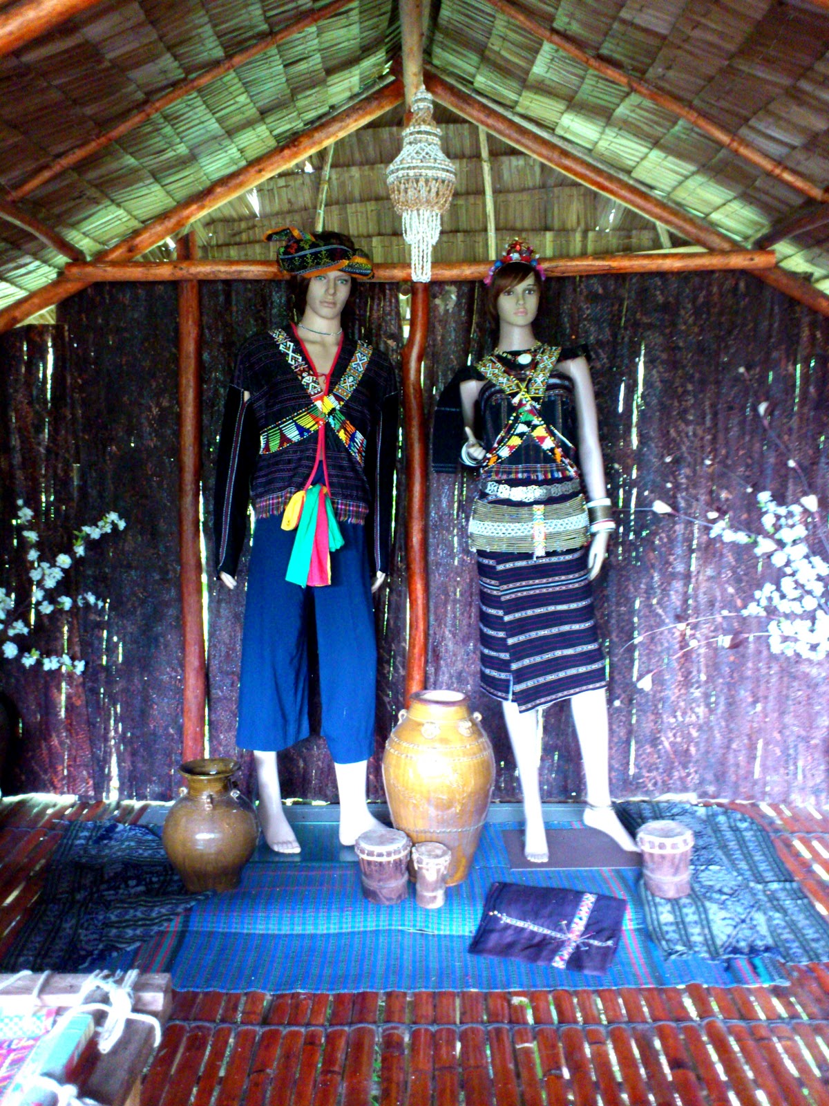 Tee IsMyName Punya Blog: Rumah Panjang Rungus Bavanggazo, Matunggong.