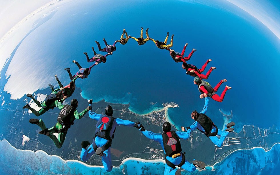 Watch & See: Beautiful Photography of Skydiving.