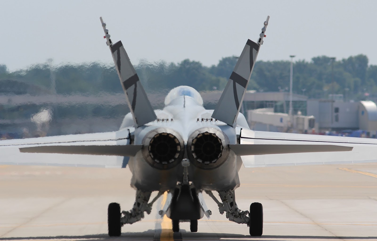 The Aero Experience: Advanced Super Hornet Makes Public Media Debut in ...