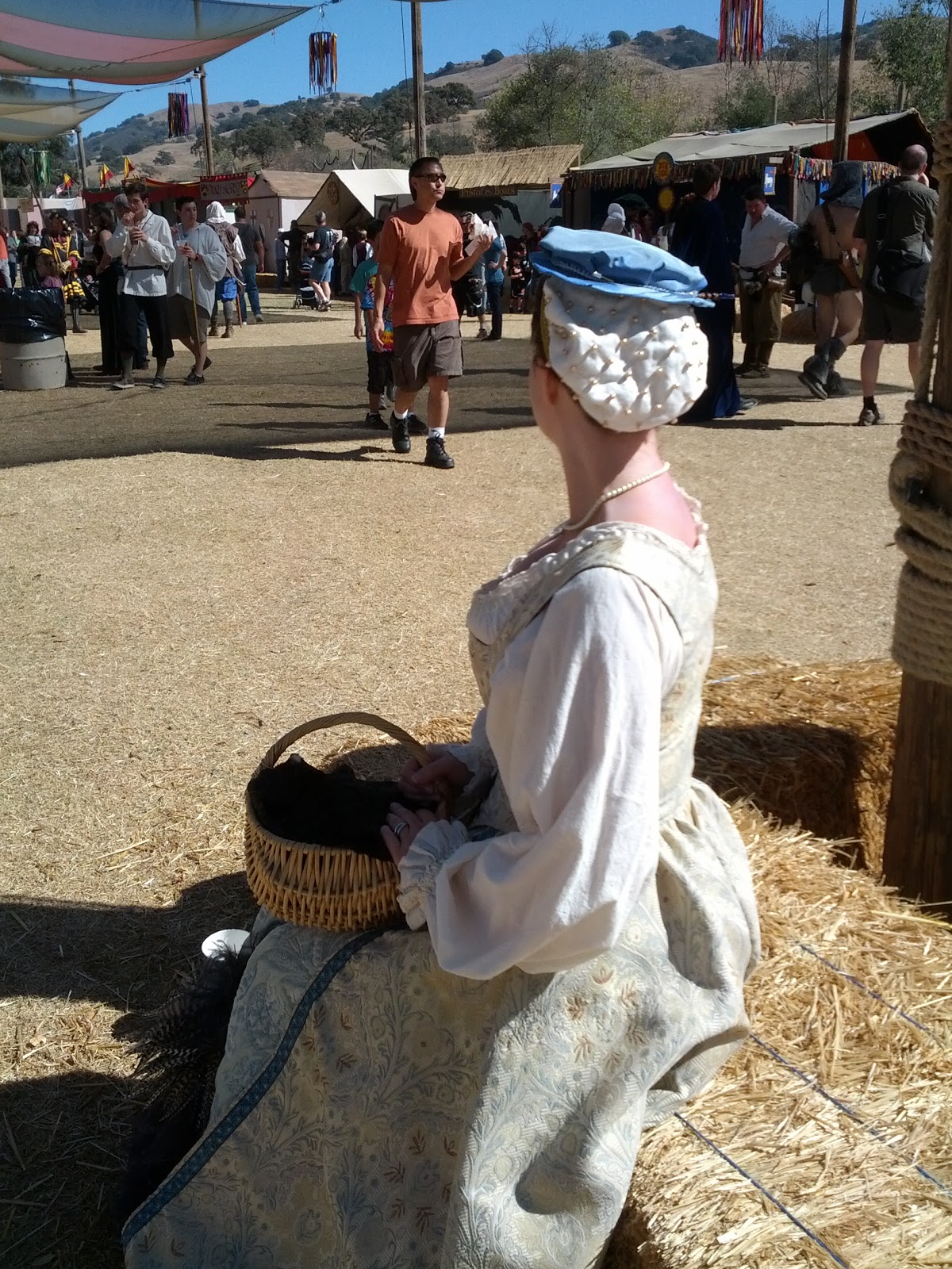 Folie Jolie - Happy Handmade Hats: Making a Renaissance Coif or Caul